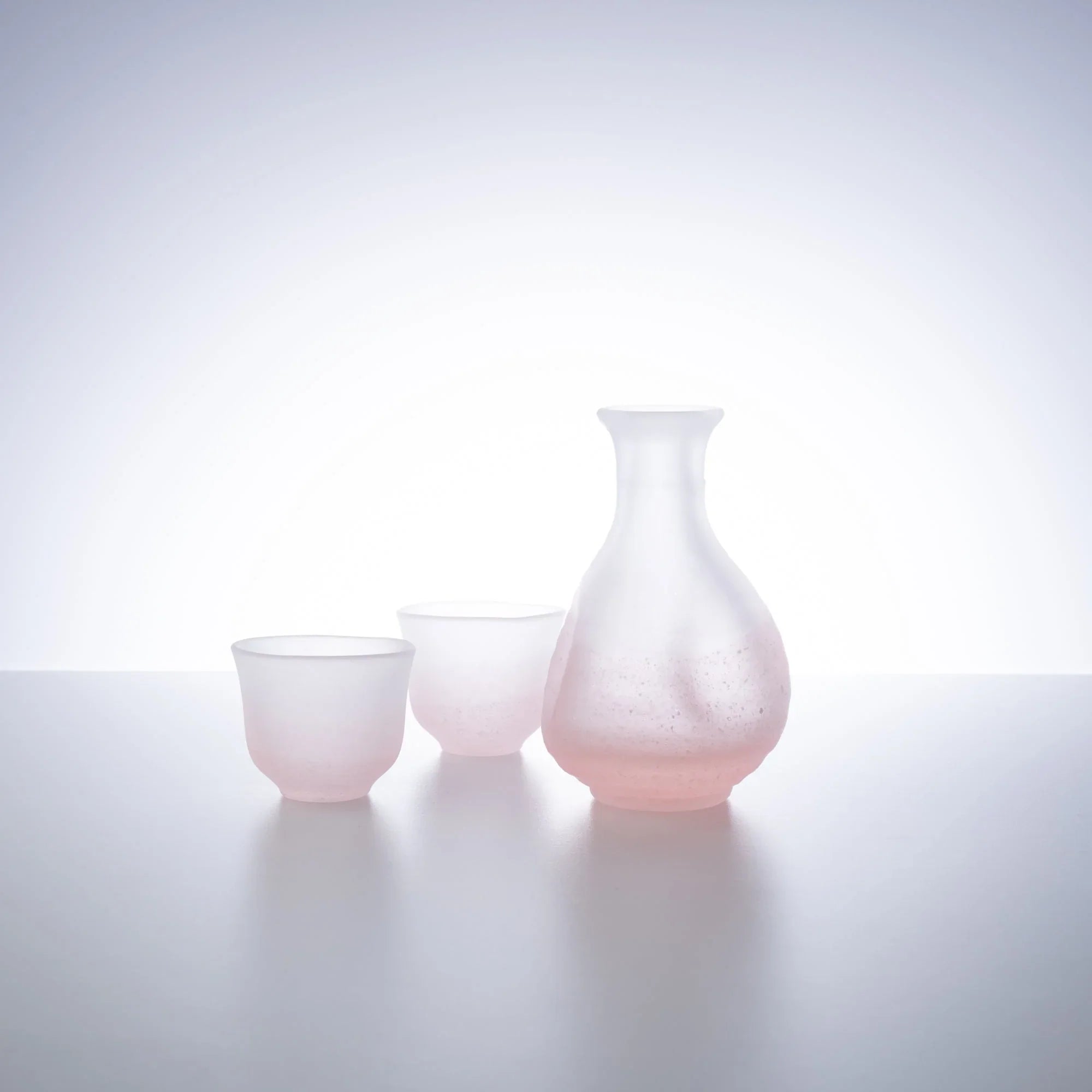 Hirota frozen glass sake set with tray snowstorm (pink) – 789Liquor